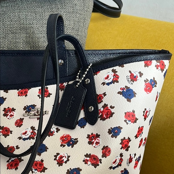 Coach | Bags | Coach Floral Printnavy Reversible Womens Bag Navy And ...